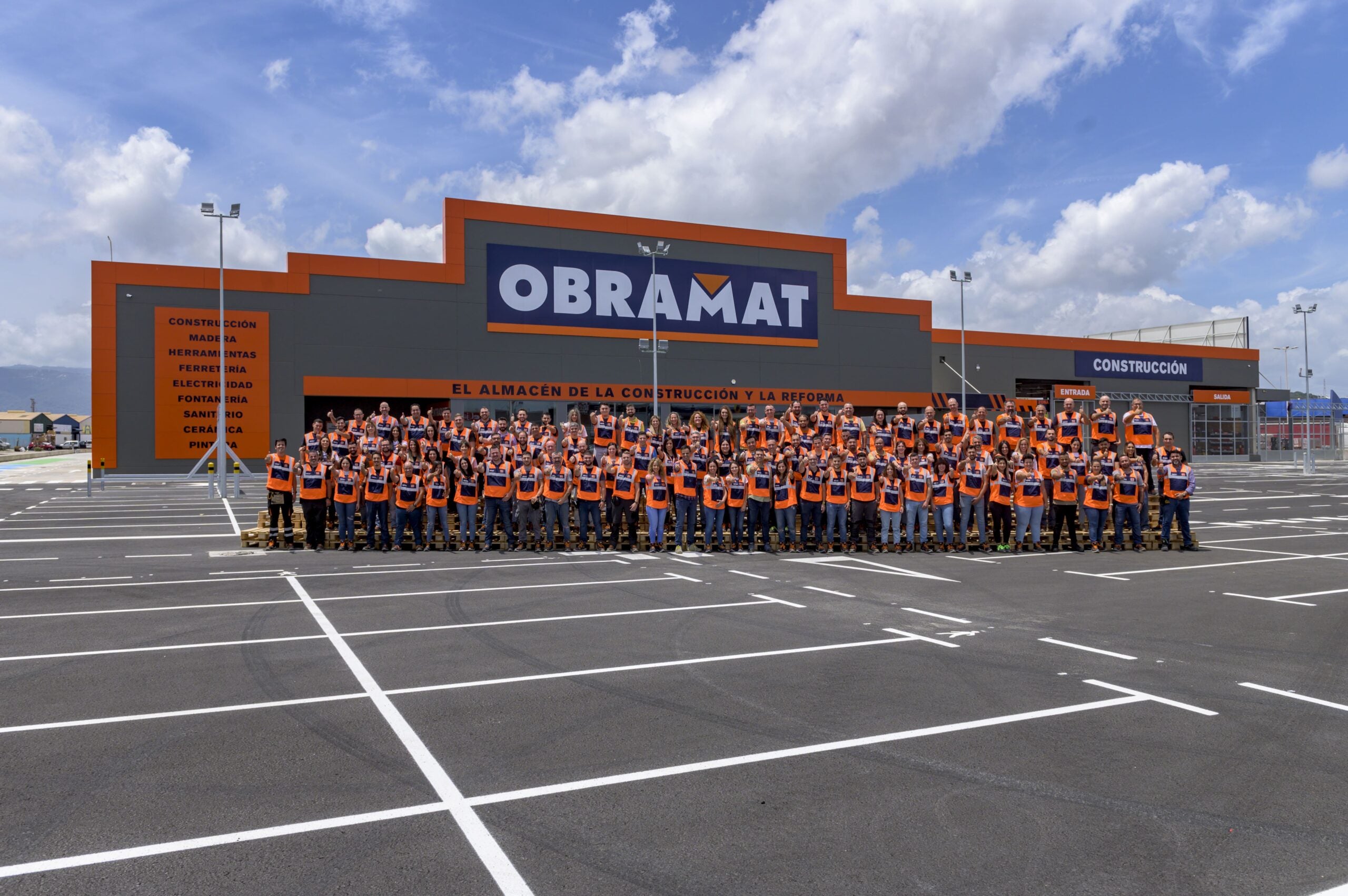 OBRAMAT Los Barrios celebra su primer aniversario reforzando su ...